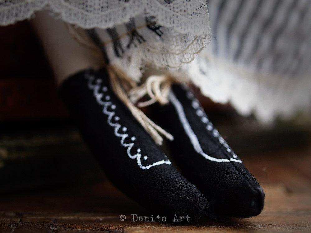 Queen Rose, handmade sculpted doll created by Danita Art – IDANIA ...